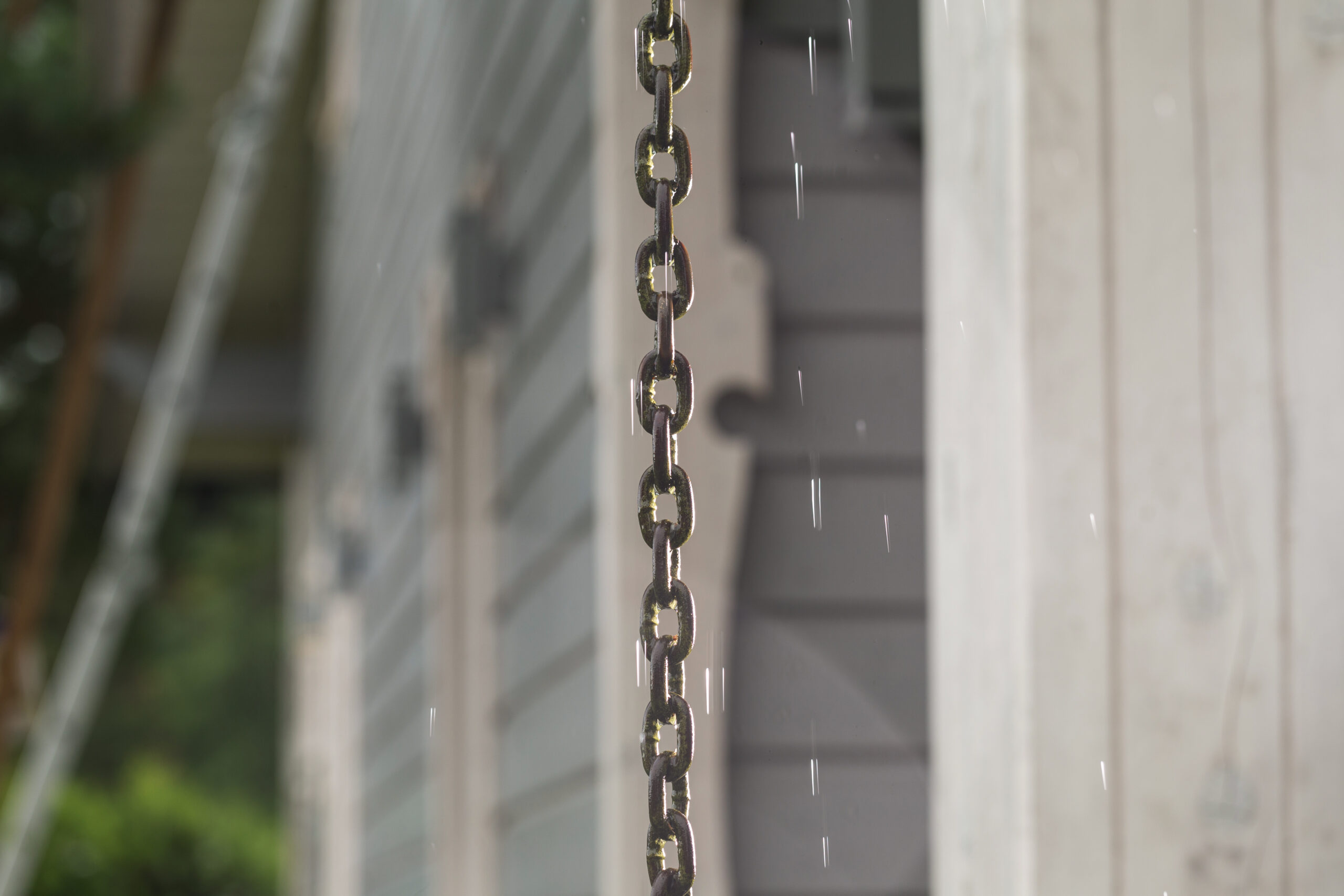 Rain chains for gutters: Guide & benefits
